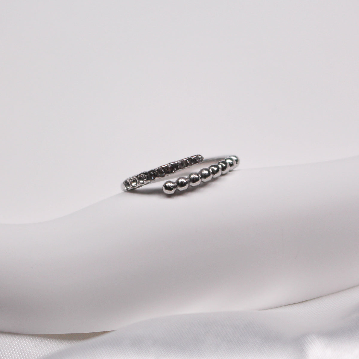 SERENA RING SILVER – Black & Bloom